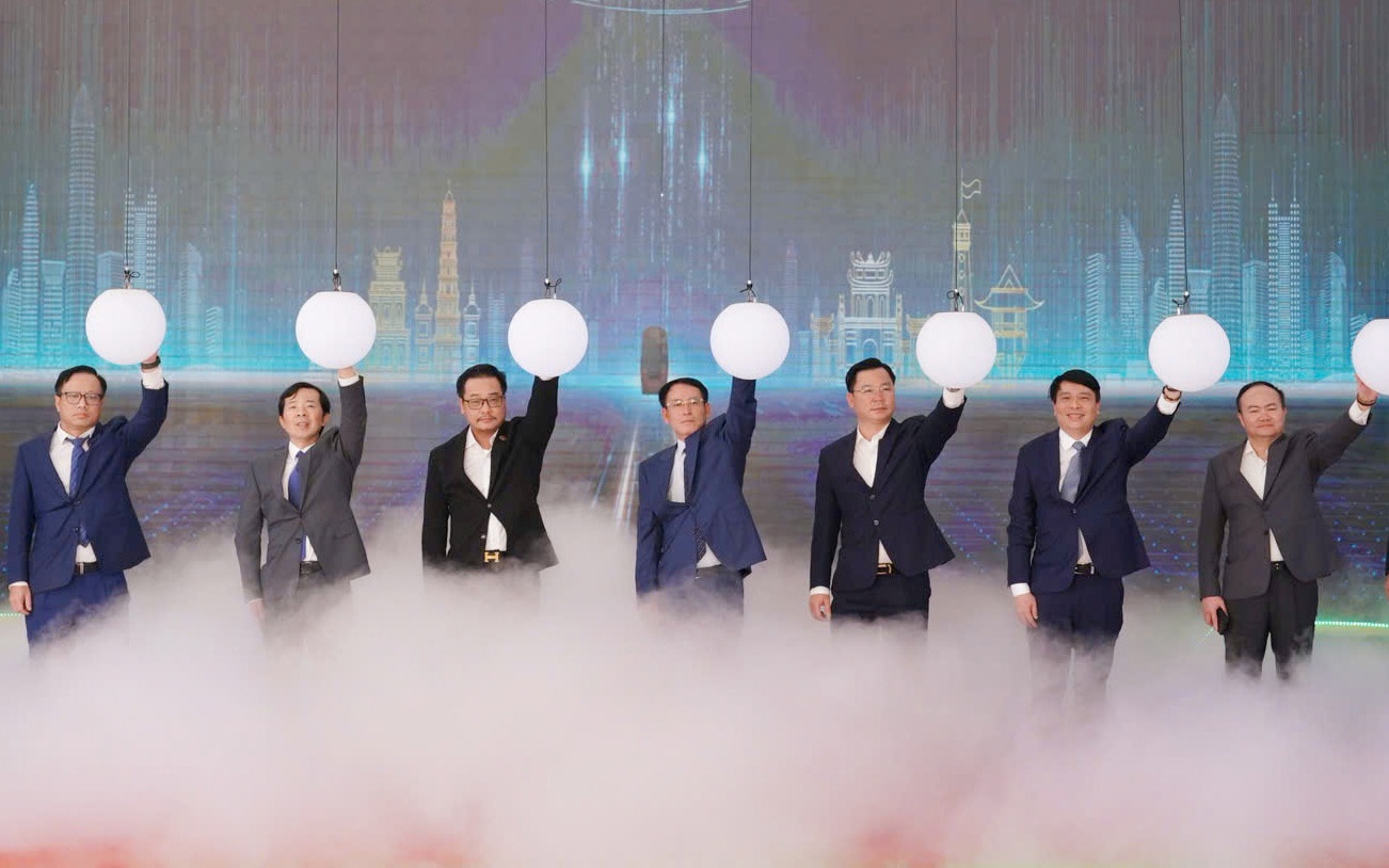 Hanoi breaks ground on metro Line 5 connecting western corridor to city