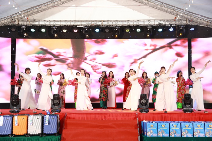 "Tết Sum vầy - Xuân chia sẻ 2024” của đoàn viên Công đoàn quận Long Biên