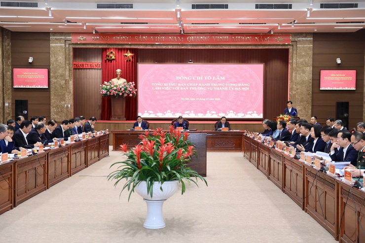 Party Chief To Lam works with Hanoi leaders on capital development